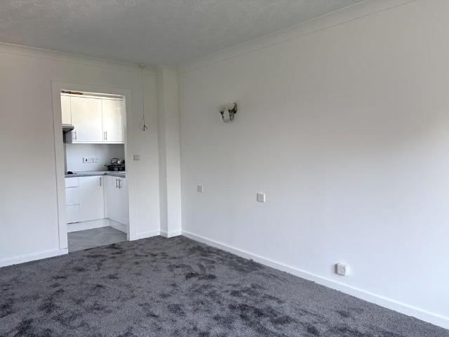 1 bedroom retirement property to rent
