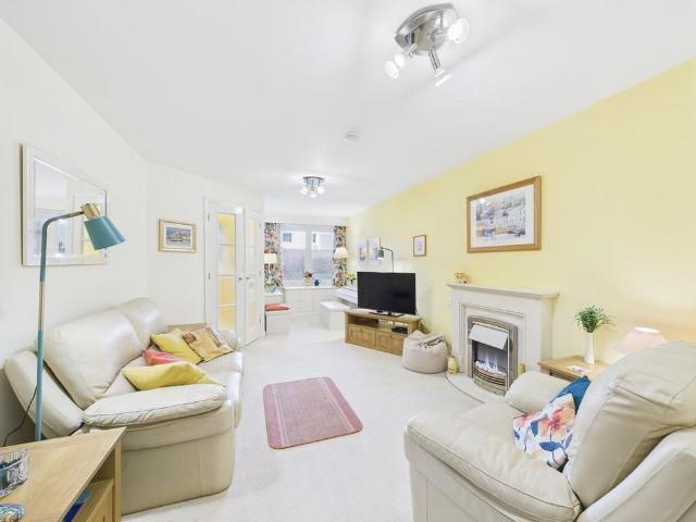 1 bedroom retirement property to rent