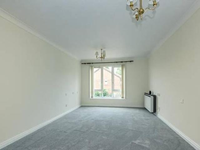 1 bedroom retirement property for sale in 17 Manor Farm Court Egham TW20 9JR TW20
