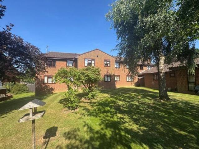 1 bedroom retirement property for sale in Tarragon Drive, Guildford, GU2