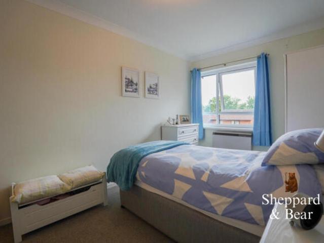 1 bedroom retirement property for sale in Tygwyn Road, Penylan, Cardiff, CF23