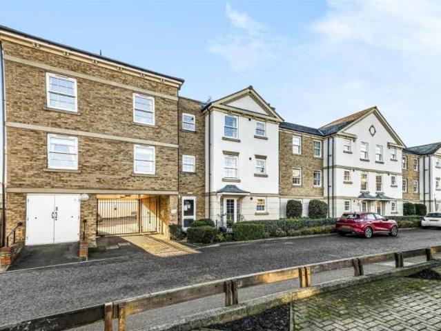 1 bedroom retirement property for sale in Tyrell Lodge, Chelmsford, Essex, CM2