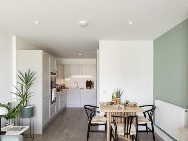 1 Bedroom Retirement Property For Sale In Upper Bristol Rd