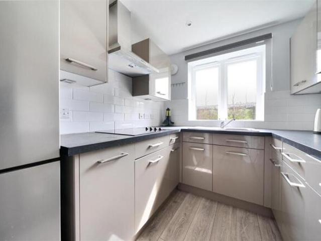1 bedroom retirement property for sale in Chelmer Lodge, Chelmsford, Essex, CM2