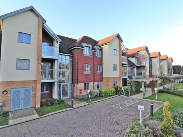 1 bedroom retirement property for sale in Eleanor House, London Road, St. Albans, AL1