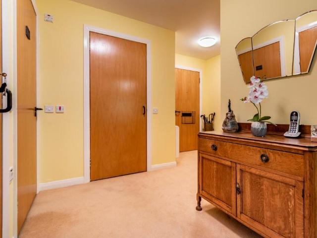 1 bedroom retirement property for sale in Flat 23, 2 Barnton Avenue West, Edinburgh, EH4 6EB, EH4