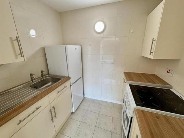 1 bedroom retirement property for sale in Grove Road North, Southsea, PO5