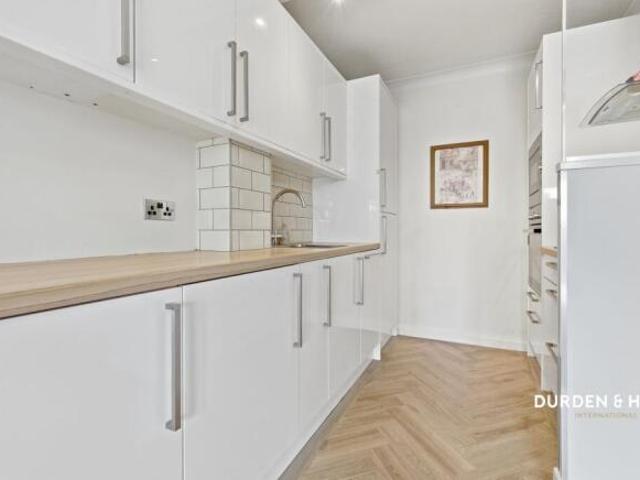 1 bedroom retirement property for sale in Grange Avenue, Woodford Green, IG8
