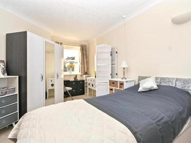 1 bedroom retirement property for sale in Granville Road, Eastbourne, BN20