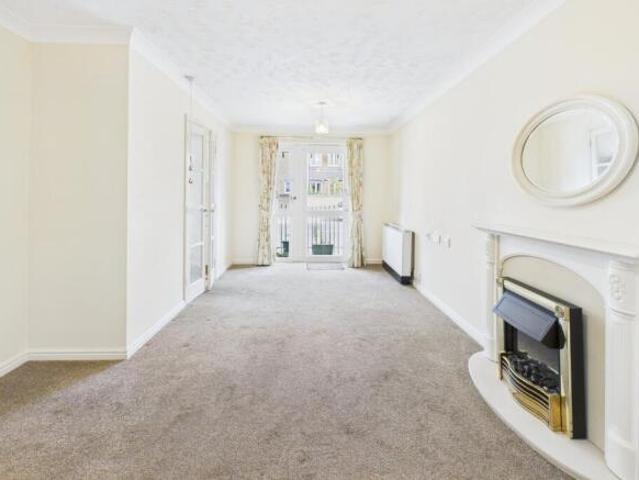 1 bedroom retirement property for sale in Haig Court, Cambridge, CB4