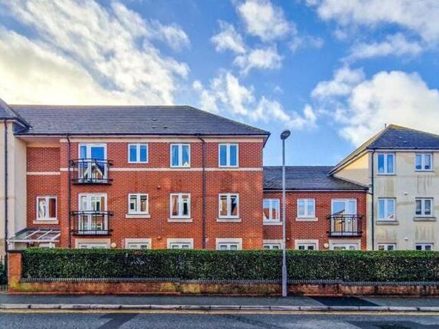1 Bedroom Retirement Property For Sale In Highcliffe, Dorset