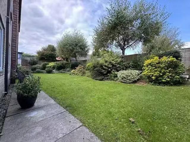 1 Bedroom Retirement Property For Sale In Hillyard Court, Mill.