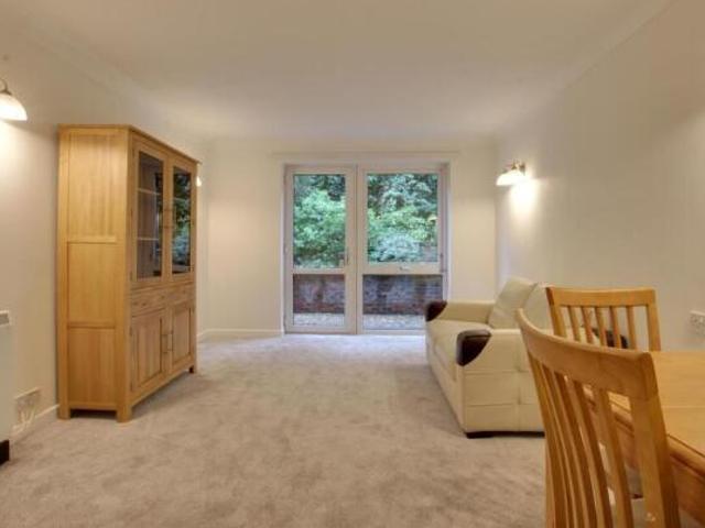 1 bedroom retirement property for sale in Homewillow Close, London, N21