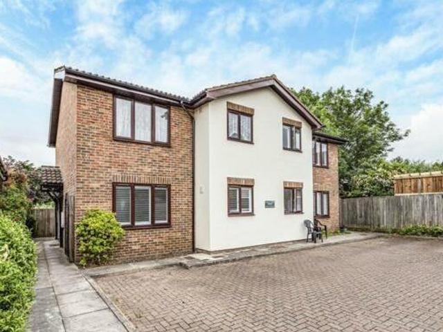 1 Bedroom Retirement Property For Sale In Holly Avenue