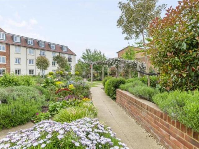 1 bedroom retirement property for sale in Keyes Lodge, Dartford, Kent, DA1