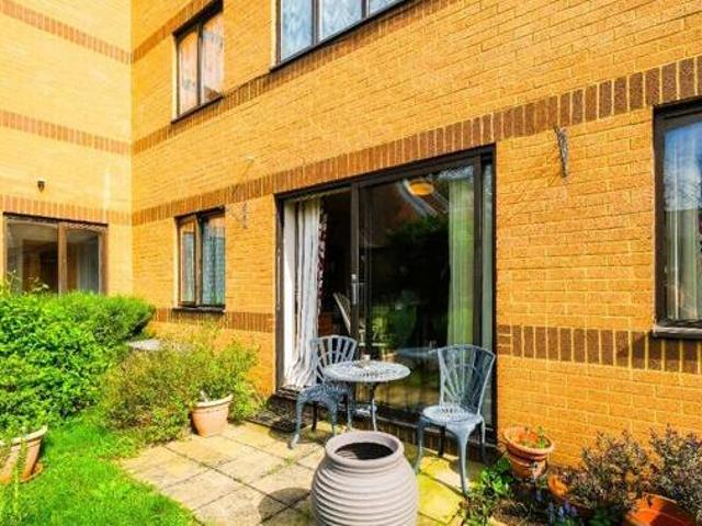 1 Bedroom Retirement Property For Sale In London