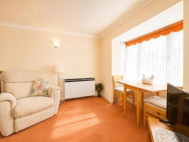 1 bedroom retirement property for sale in Marlborough Road, St. Albans, AL1