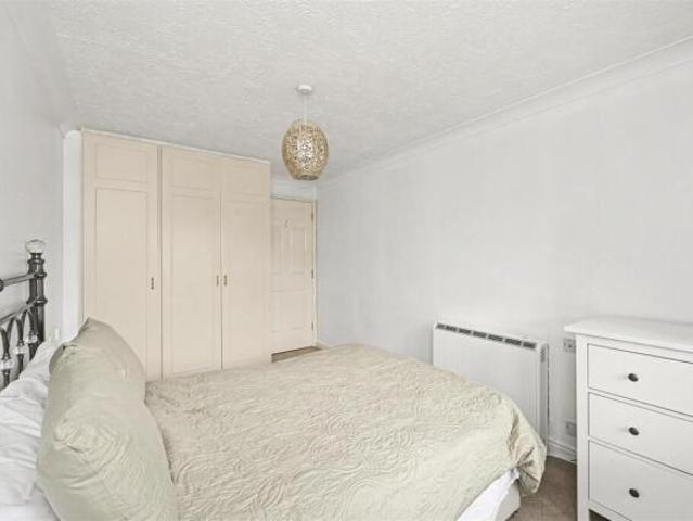 1 bedroom retirement property for sale in Marlborough Road, St. Albans, AL1