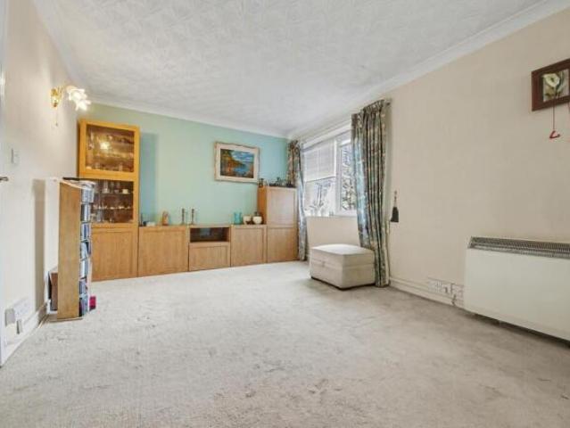 1 bedroom retirement property for sale in Mersham Gardens, Bitterne, SO18