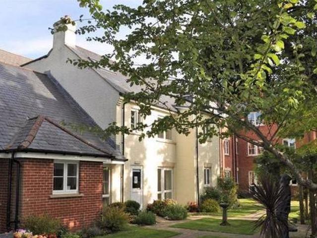 1 bedroom retirement property for sale in Mountbatten Lodge Farnham Surrey GU9