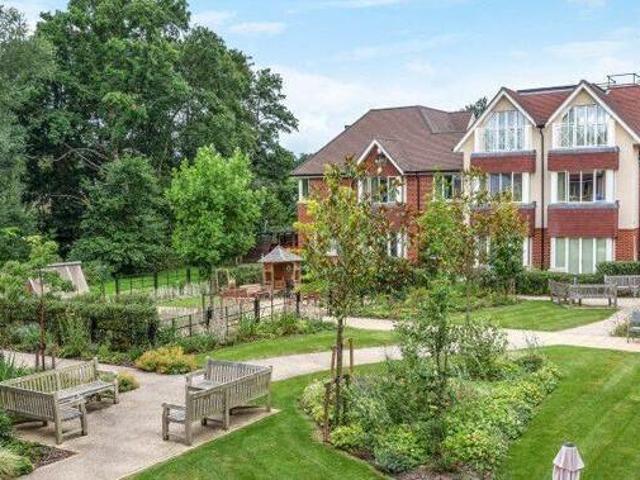 1 Bedroom Retirement Property For Sale In Oakleigh Square