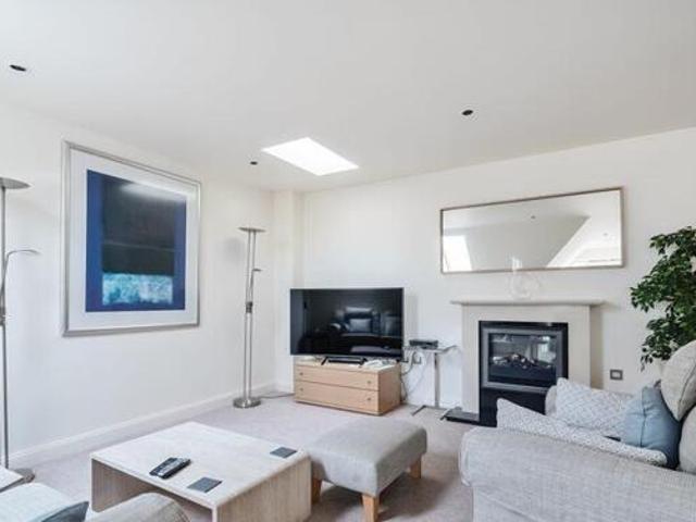 1 Bedroom Retirement Property For Sale In Oakleigh Square