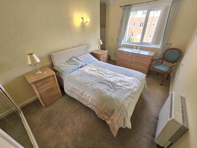 1 bedroom retirement property for sale in Old Lode Lane, Solihull, B92