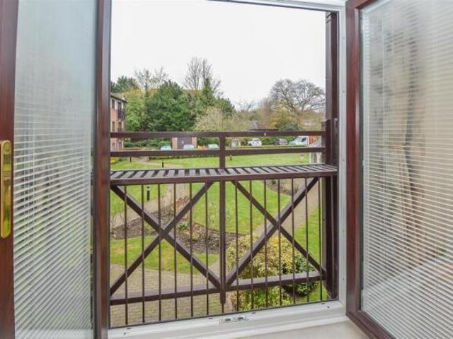 1 bedroom retirement property for sale in Sawyers Hall Lane, Brentwood, CM15
