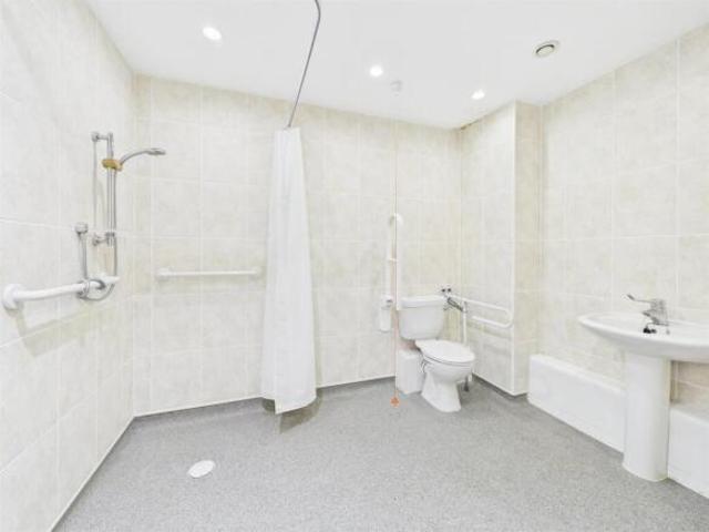 1 bedroom retirement property for sale in St Oswalds Village, Gavel Way, Gloucester, GL1
