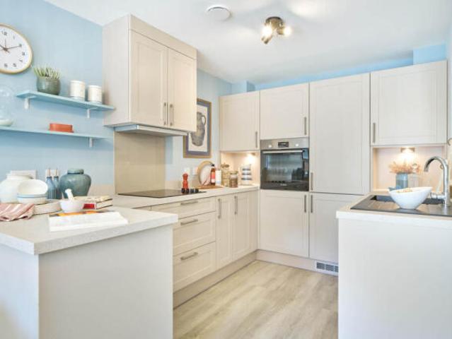 1 bedroom retirement property for rent in 1C Pacific Drive, Eastbourne, East Sussex, BN23 6DW, BN23