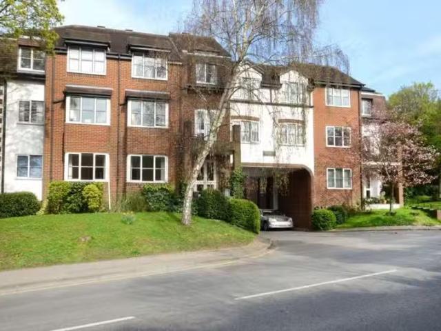 1 bedroom retirement property for rent in Alexandra Lodge, Wey.