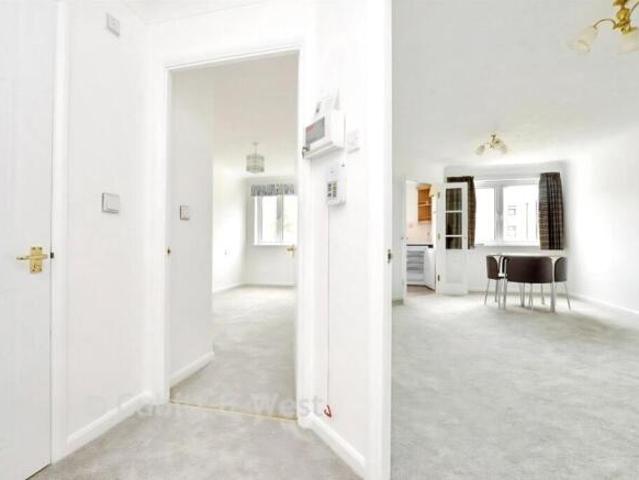 1 bedroom retirement property for rent in Cranley Gardens Wallington SM6