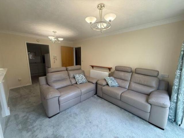 1 bedroom retirement property for rent in Hillside Gardens, Barnet, EN5