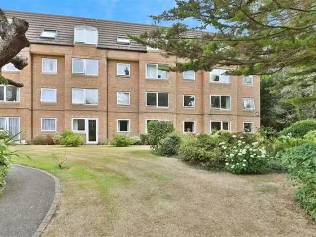 1 bedroom retirement property for rent in Homeoaks House, Wimb.