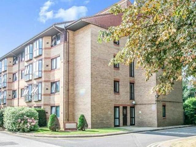 1 Bedroom Retirement Property For Rent In Lansdowne Gardens, Bournemouth