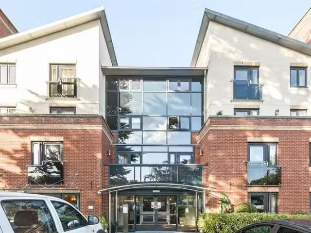 1 bedroom retirement property for rent in Osbourne Lodge, Bour.