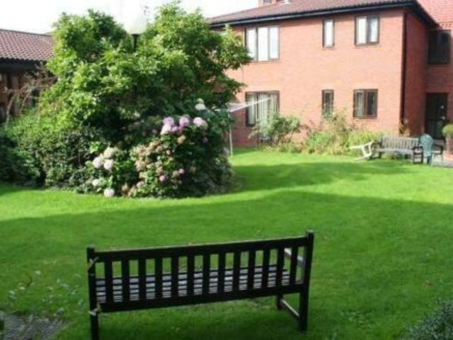 1 bedroom retirement property for rent in Parkfield Avenue Birkenhead Wirral Merseyside CH41