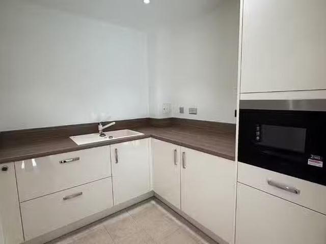 1 bedroom retirement property for rent in Richmond Village Che.