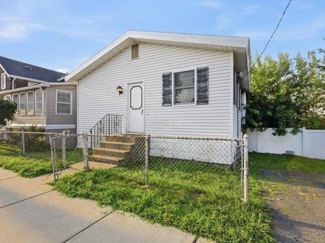 1 bedroom, Revere MA 02151 105106999