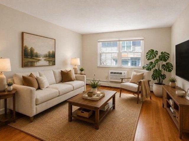 1 bedroom, Waltham MA 02451 104687557