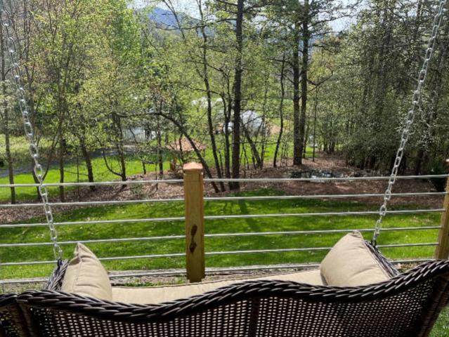 1 bedroom, Weaverville NC 28787 88110712
