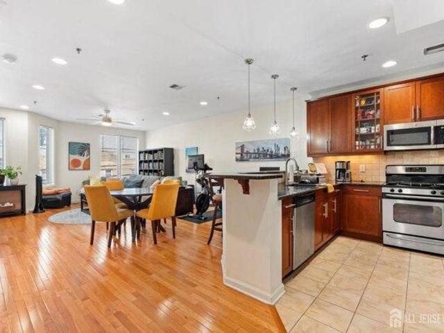 1 bedroom, Weehawken NJ 07086 104604196