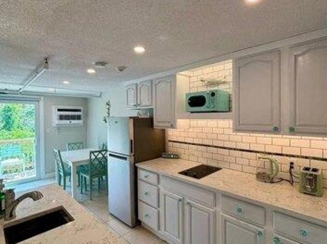 1 bedroom, West Dennis MA 02670 102583788