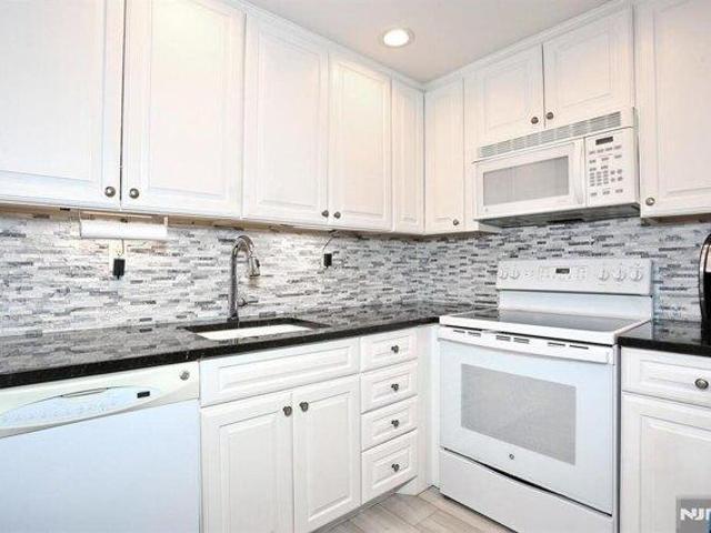 1 bedroom, Westwood NJ 07675 104652026
