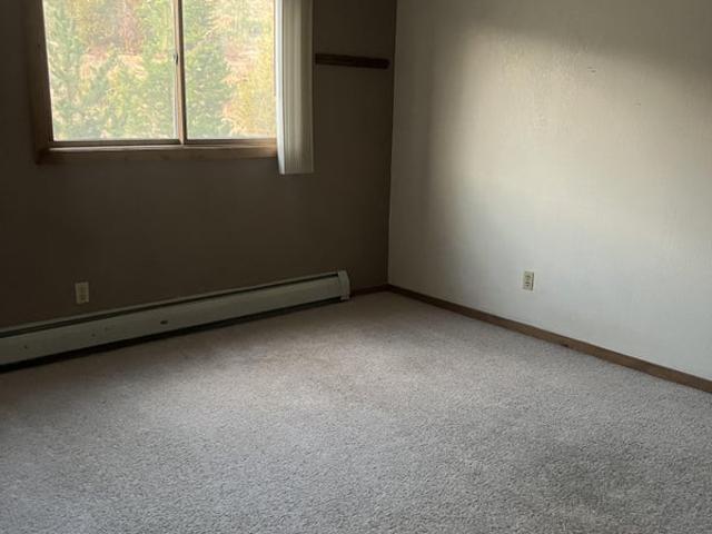 1 bedroom with attached bathroom