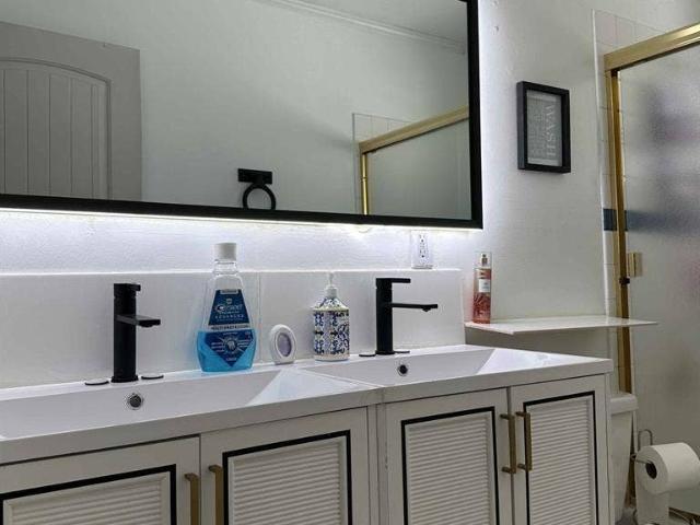 1 bedroom with bath for rent