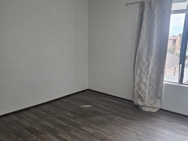 1 bedroom with Private bath