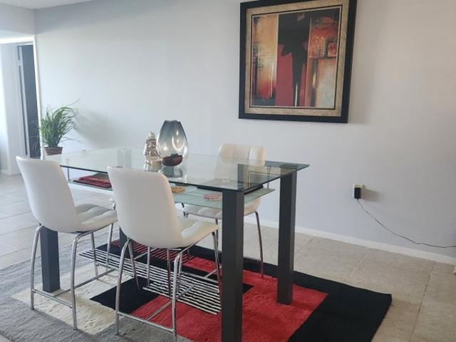 1 bedroom with Private Bathroom available