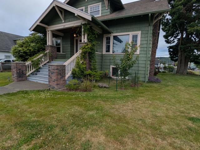 1 bedroom with private bathroom