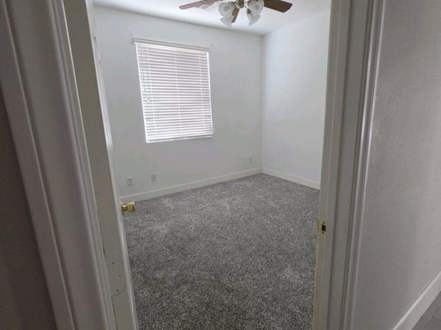 1 bedroom with shared bathroom